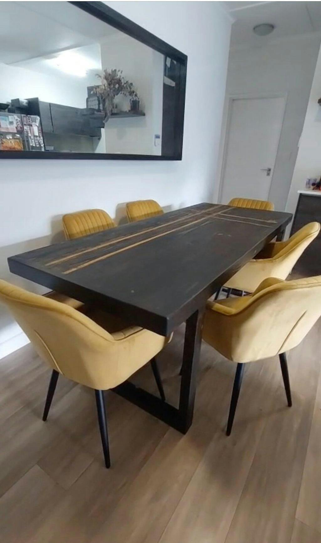 Decofurn | Rocco Velvet Dining Chair – Decofurn Furniture