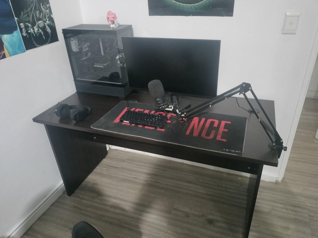 Decofurn | Axa 150cm Desk | R1599 Save 10% – Decofurn Furniture