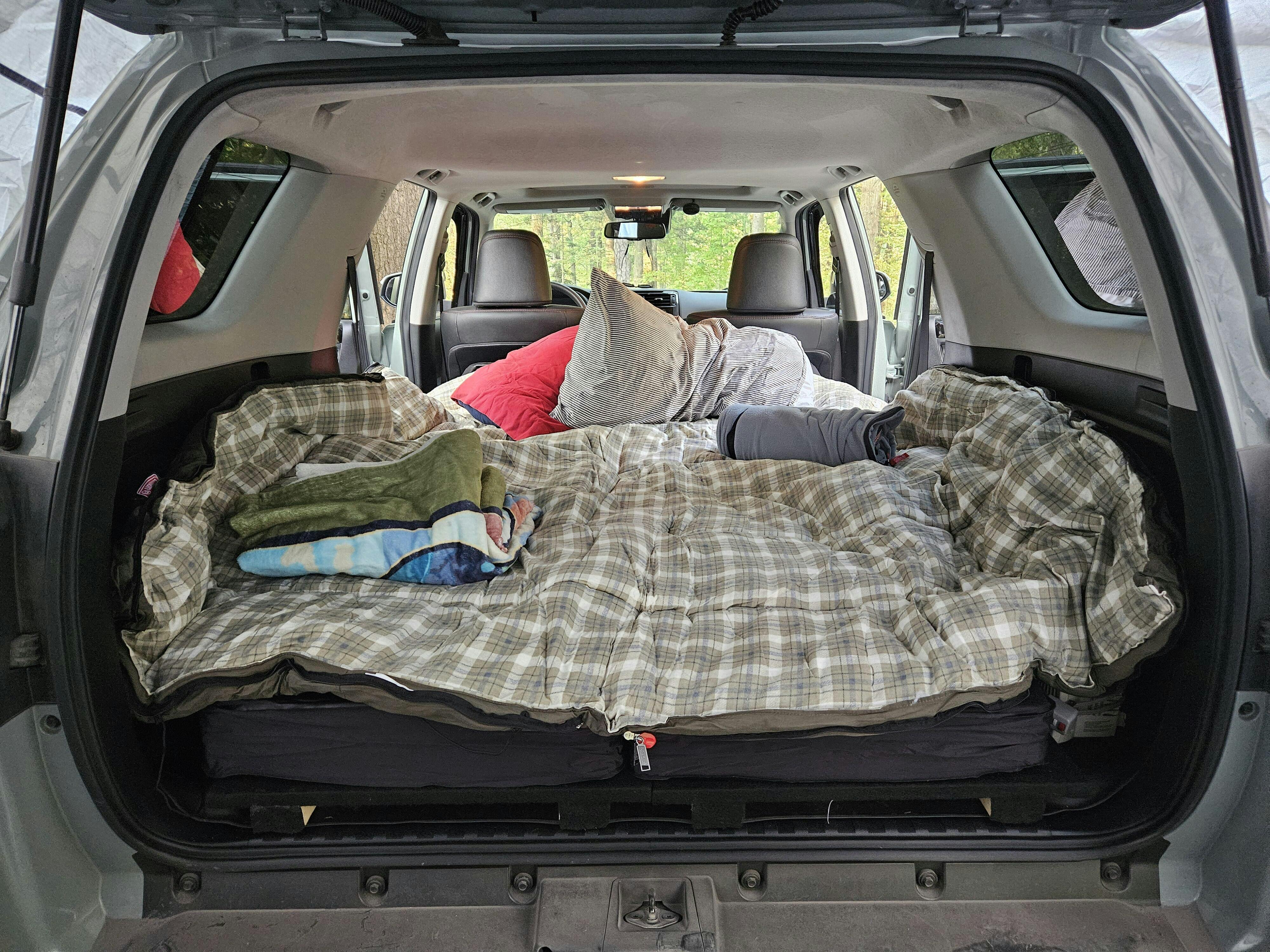 Shop 4Runner Mattress: Deepsleep 4Runner Foam + Air Mattress Bed ...