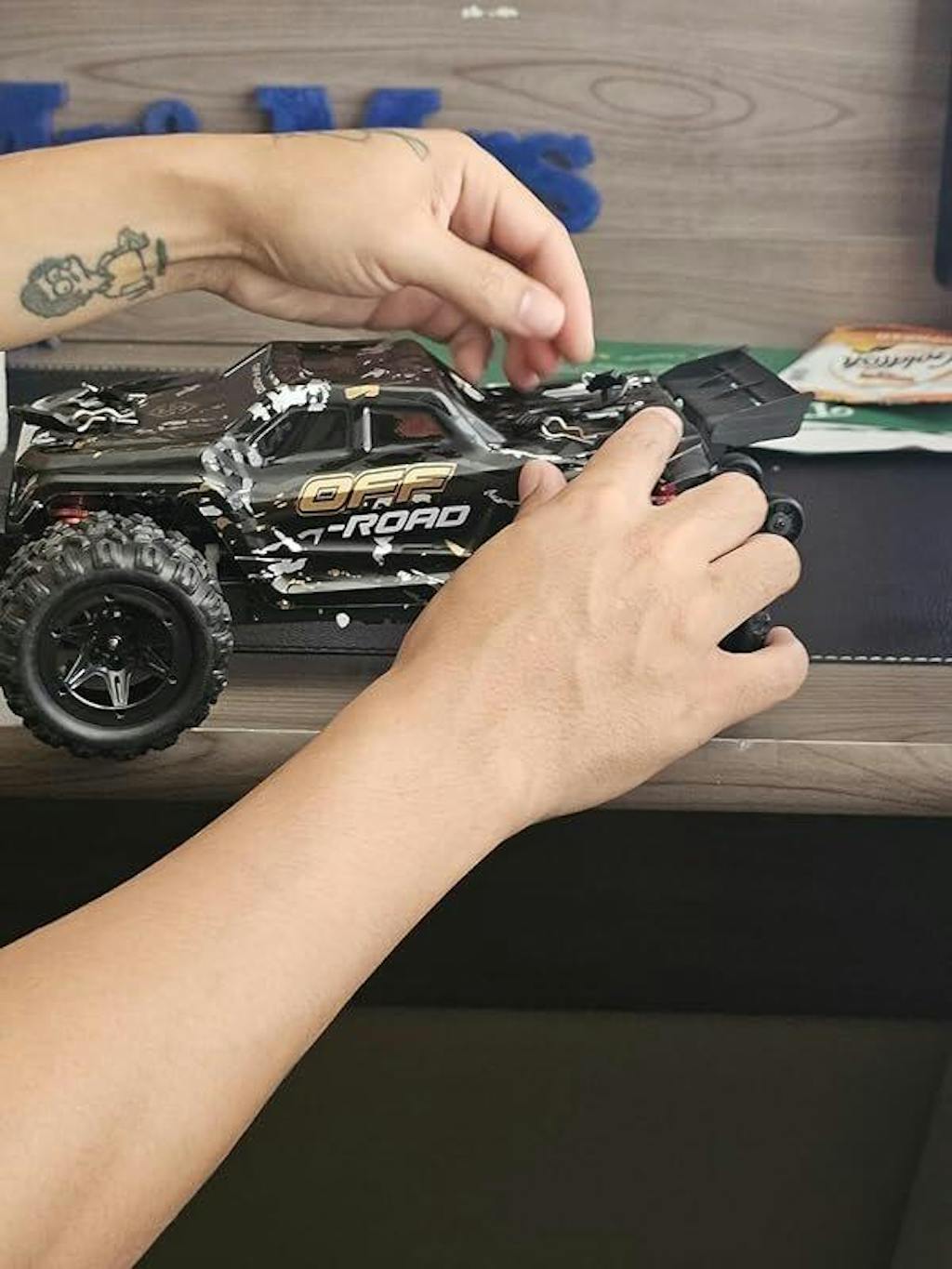 DEERC 9309E 1/16 All Terrain Fast RC Cars for Adults 40KPH,4WD Electri