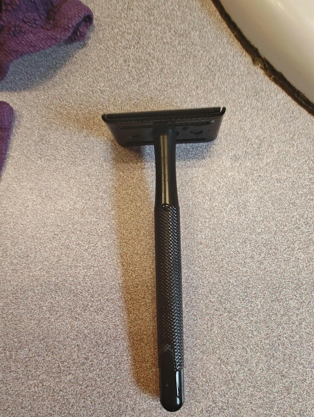 The Close Shave Razor – Dewy Hours