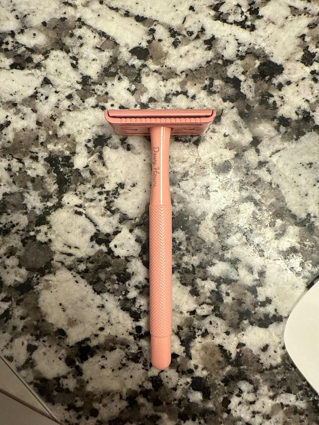 The Close Shave Razor – Dewy Hours