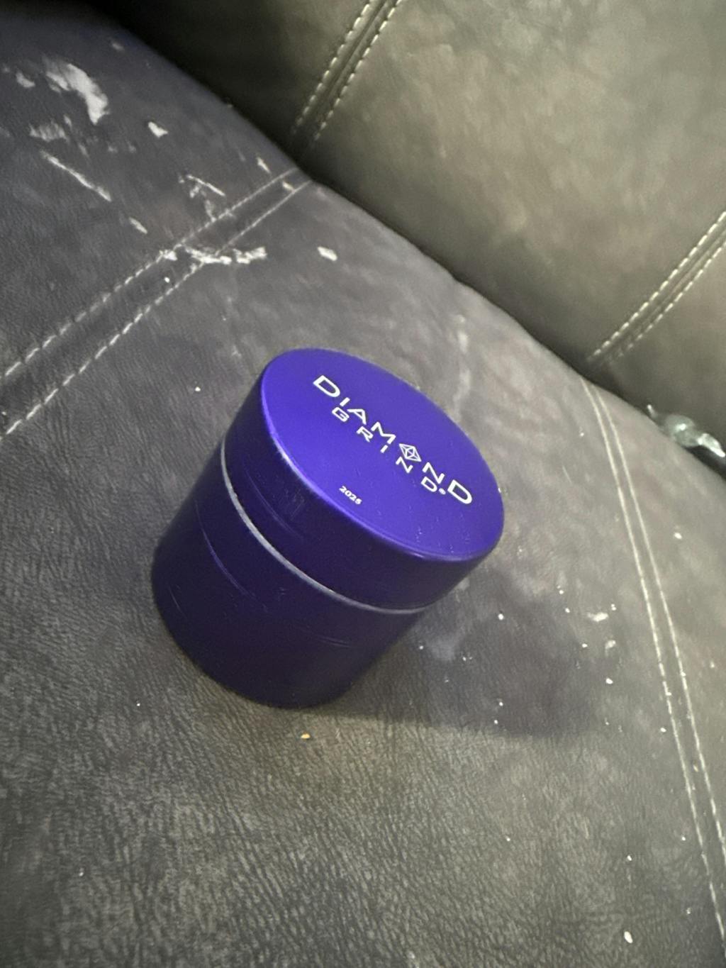 4 Piece Herb Grinder - 8 Sizes and 12 Colors – Diamond Grind