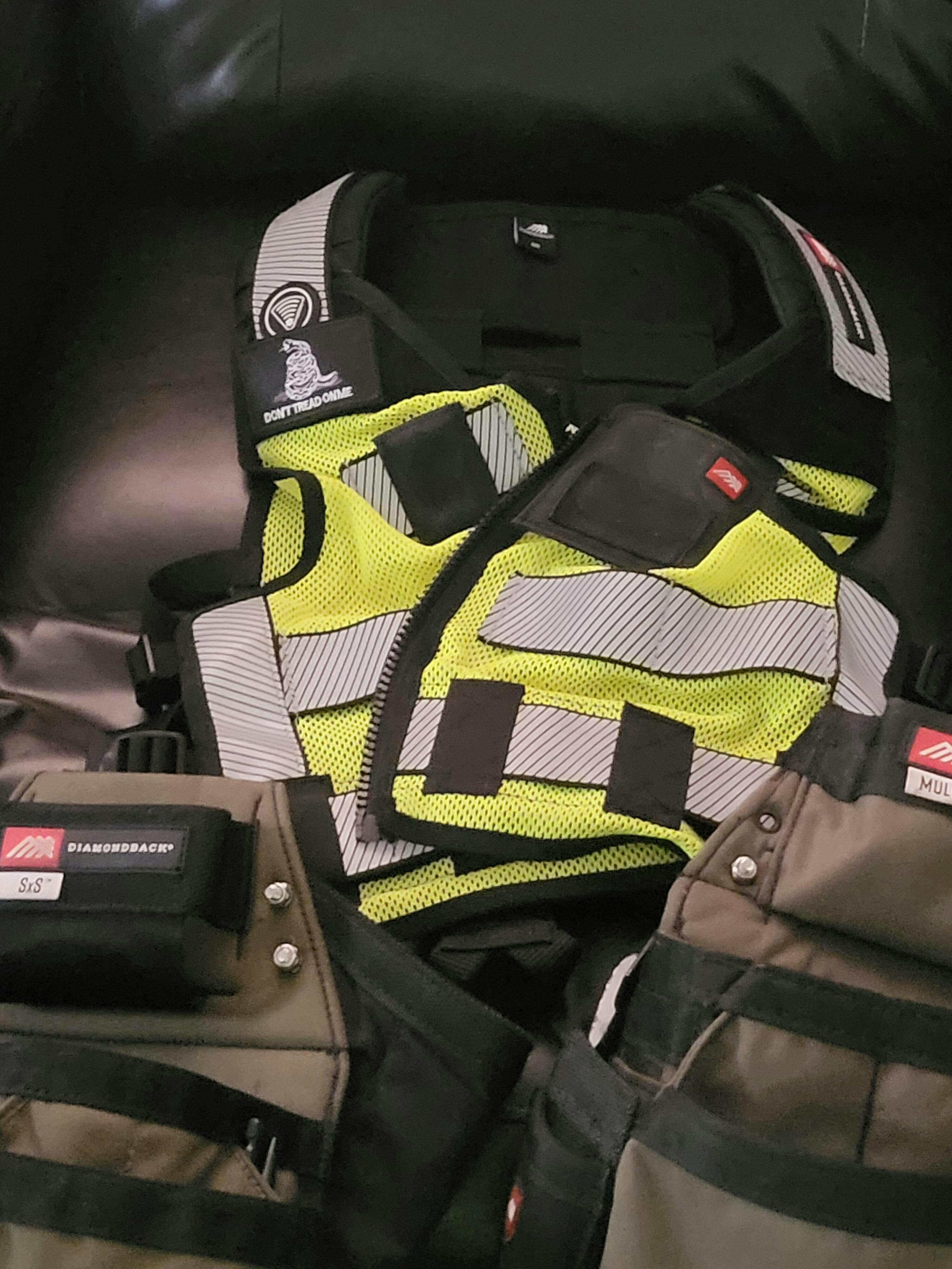 Hi Viz 701 Vest | Diamondback Tool Vest