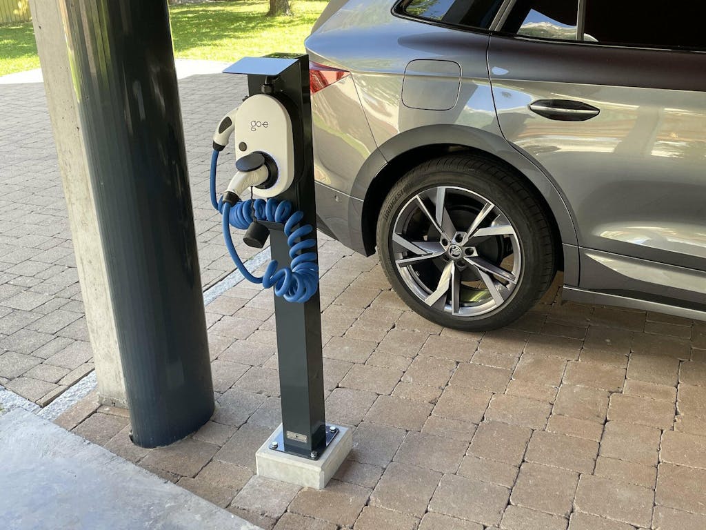 Ladesäule passend für Go-e Charger Gemini und Fronius Wattpilot mit Da – Die-Ladesäule.de