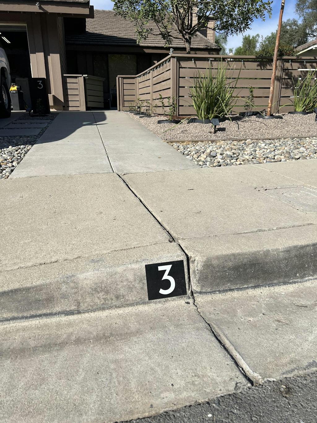 Modern Black Curb Number - Digital Curb Number