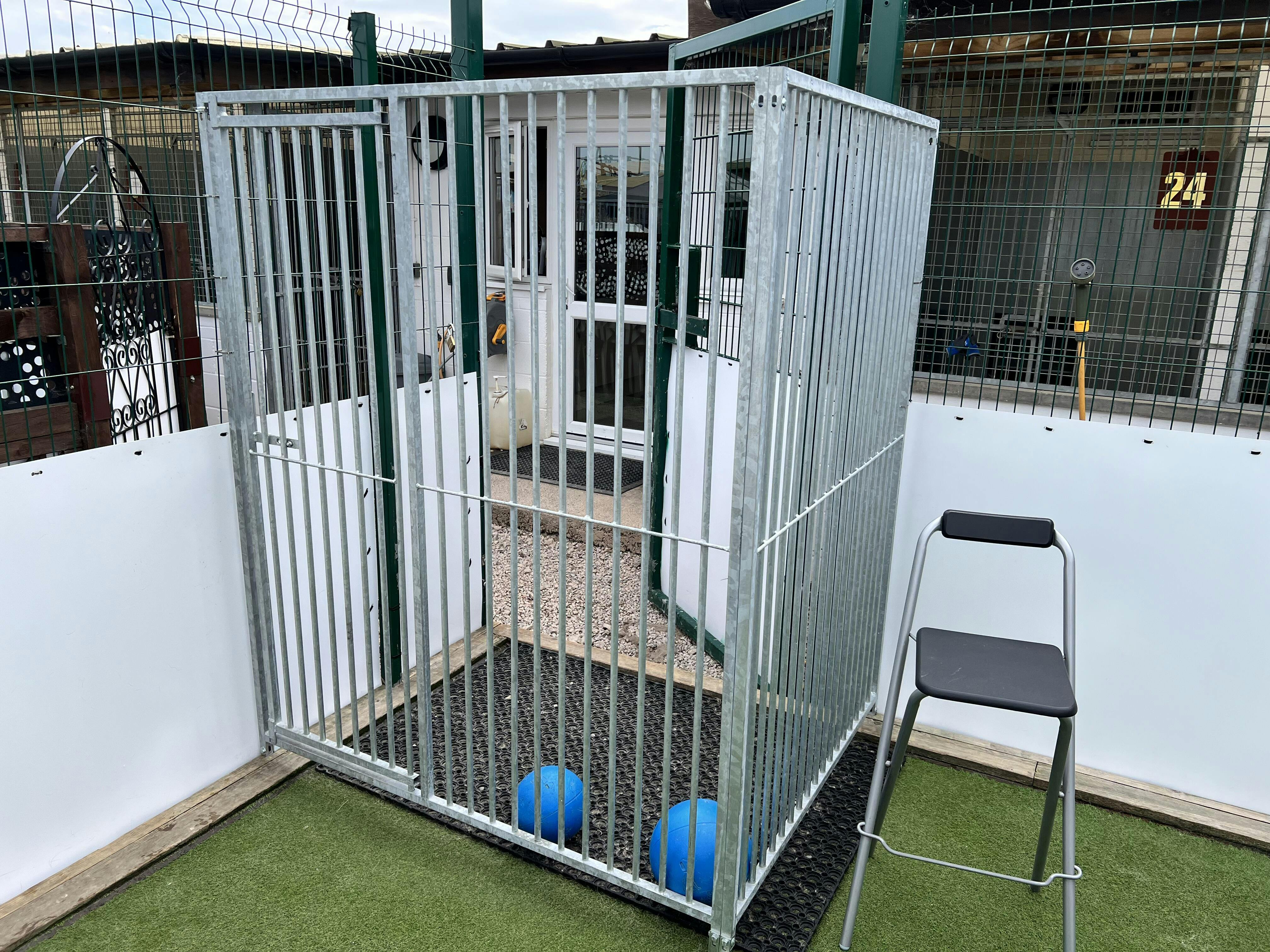 Galvanised Dog Panel - 1.5mx1.84m w/ 5cm Gap & Right Hand Door