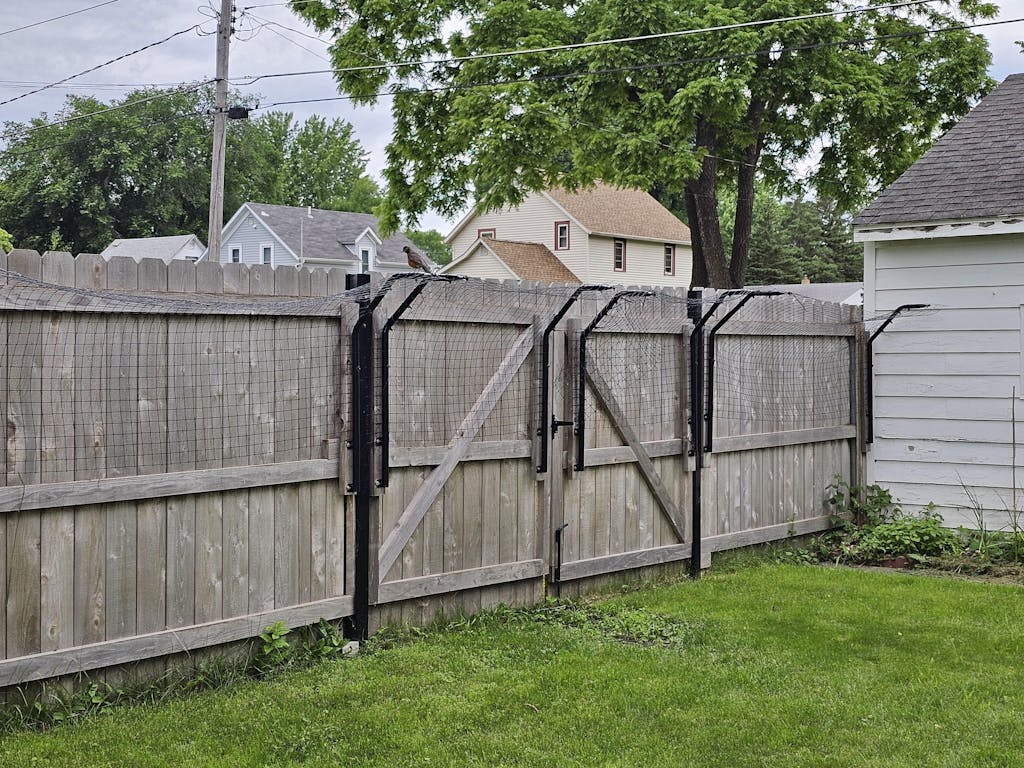 DIY Curved Dog Proof Fence Topper For Houdini Dogs | Dog Proofer