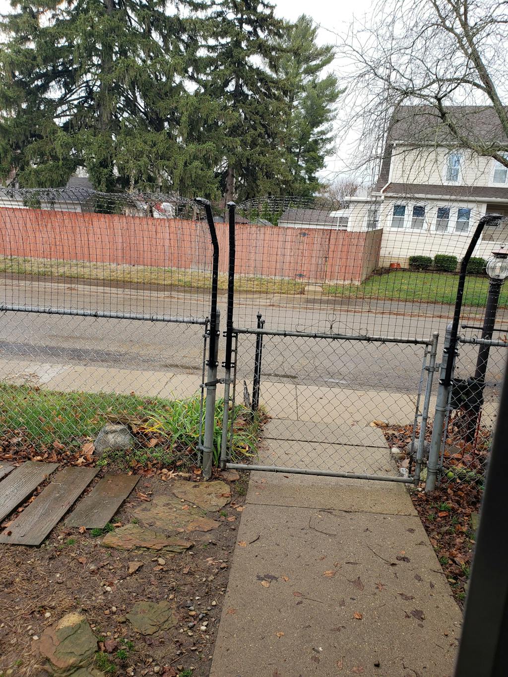 DIY Curved Dog Proof Fence Topper For Houdini Dogs | Dog Proofer