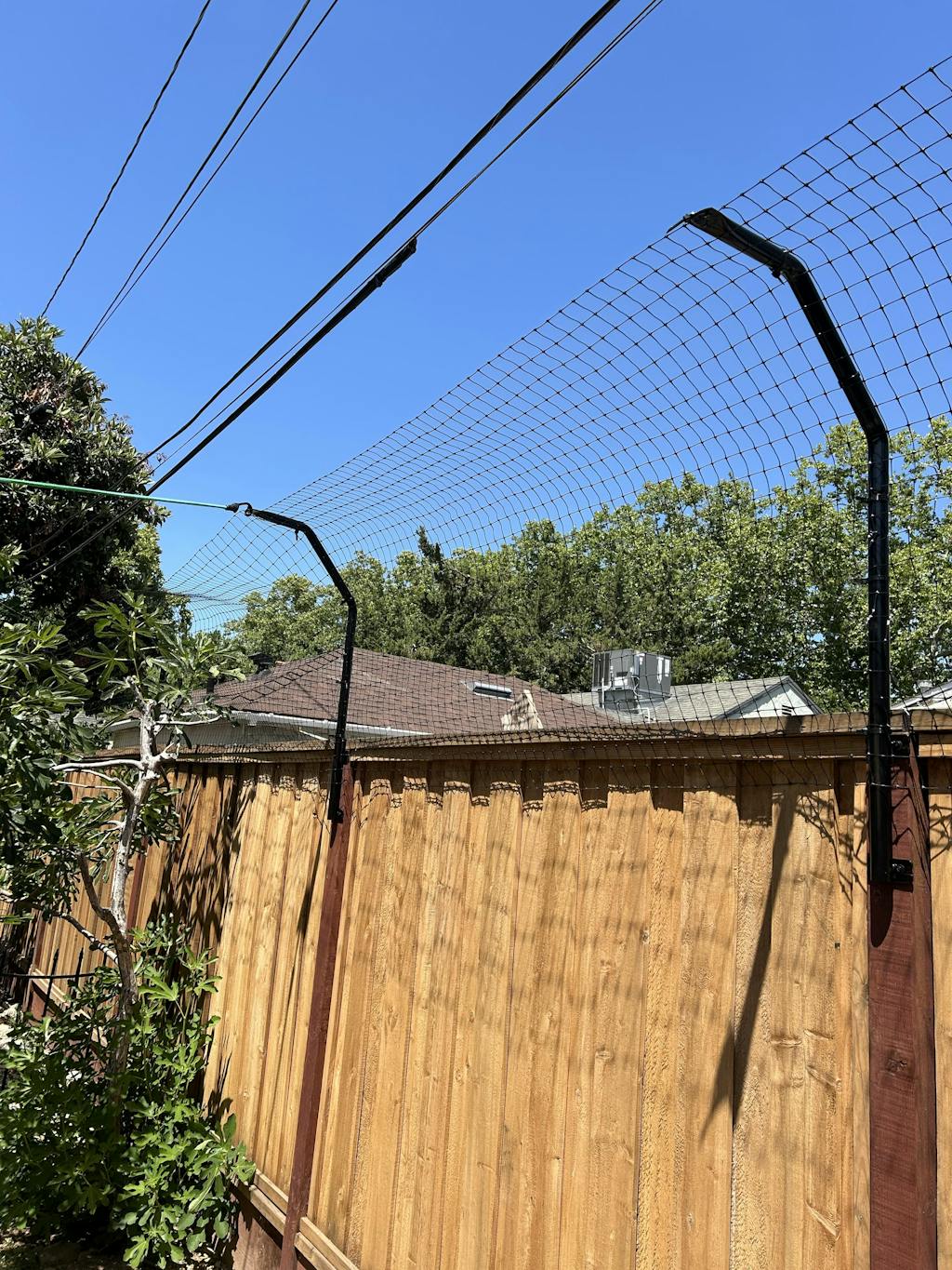 DIY Curved Dog Proof Fence Topper For Houdini Dogs | Dog Proofer