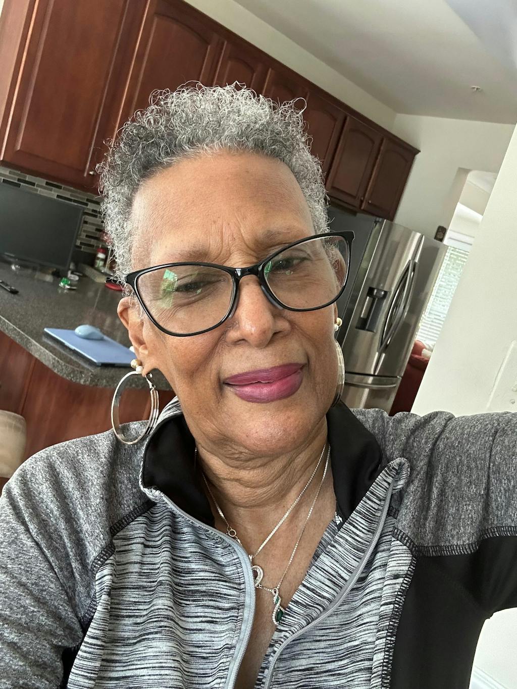 Healthy Hair, Happy Mom: Hair Care Tips for Busy Moms – Donna's Recipe