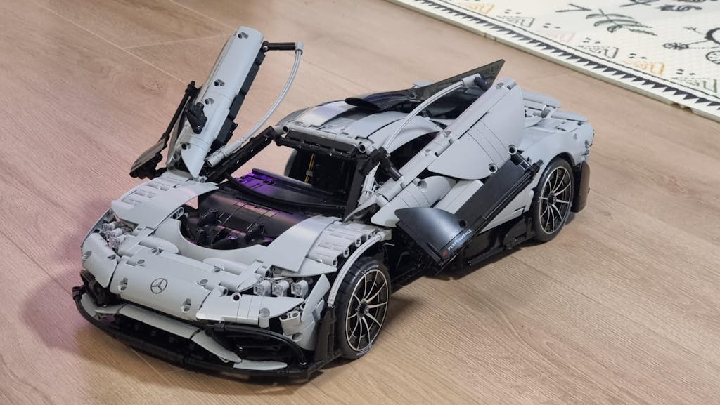 CaDA Master 1:8 Mercedes-AMG ONE C61503W – Doublee_CaDA