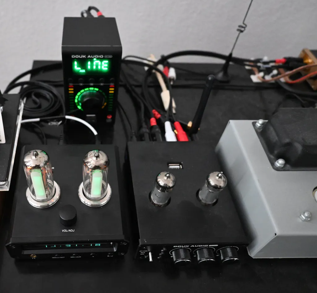 Douk Audio P2-FM Magic 6E2 Preamp Stereo Headphone Amp Sound Level Ind