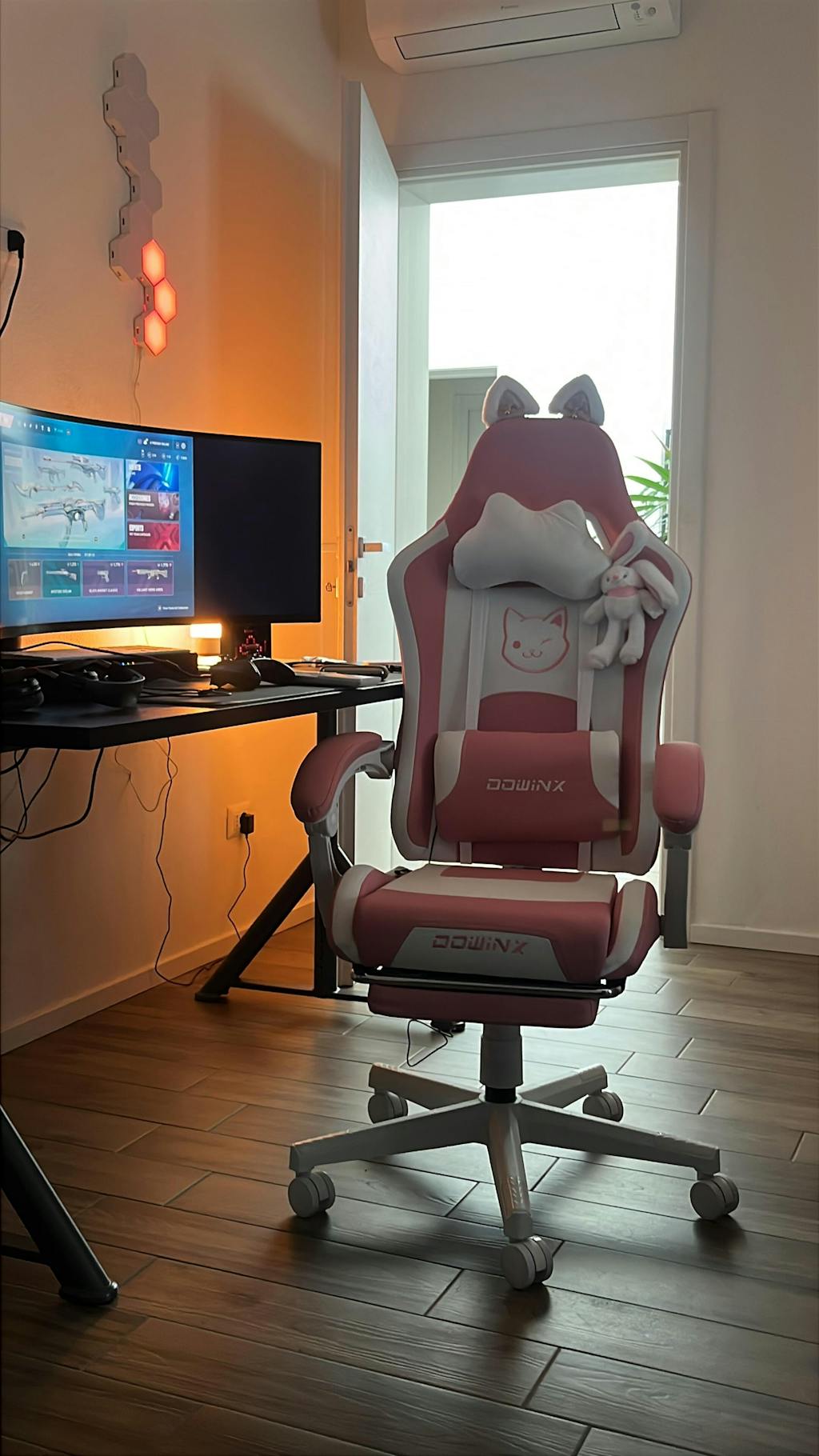 Dowinx Gaming Chair Cute with Cat Ears and Massage Lumbar Support Pink ...
