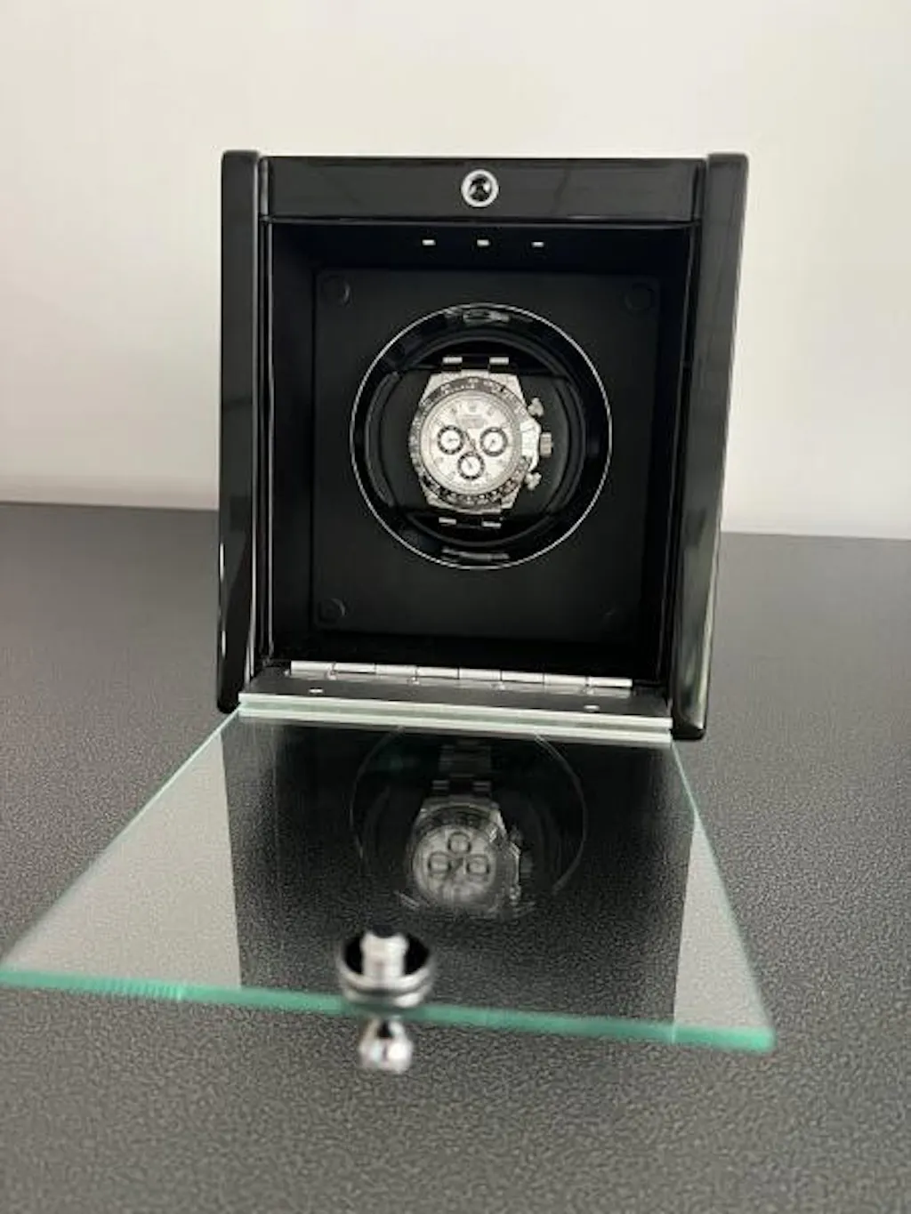 Compact and Stylish Single Watch Winder – Driklux