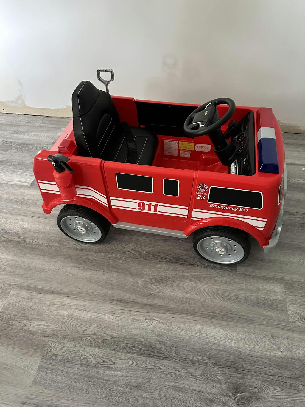 12V Freddo Fire Truck 1 Seater Ride on – Freddo Toys