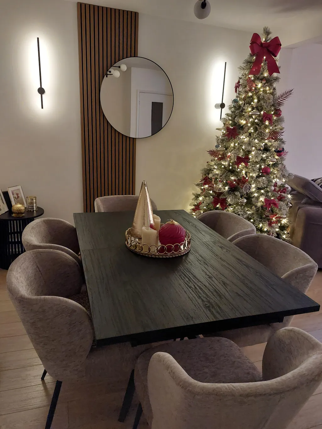 Brooke Rectangle Extendable 6-10 Seater Dining Table - Black – DUSK