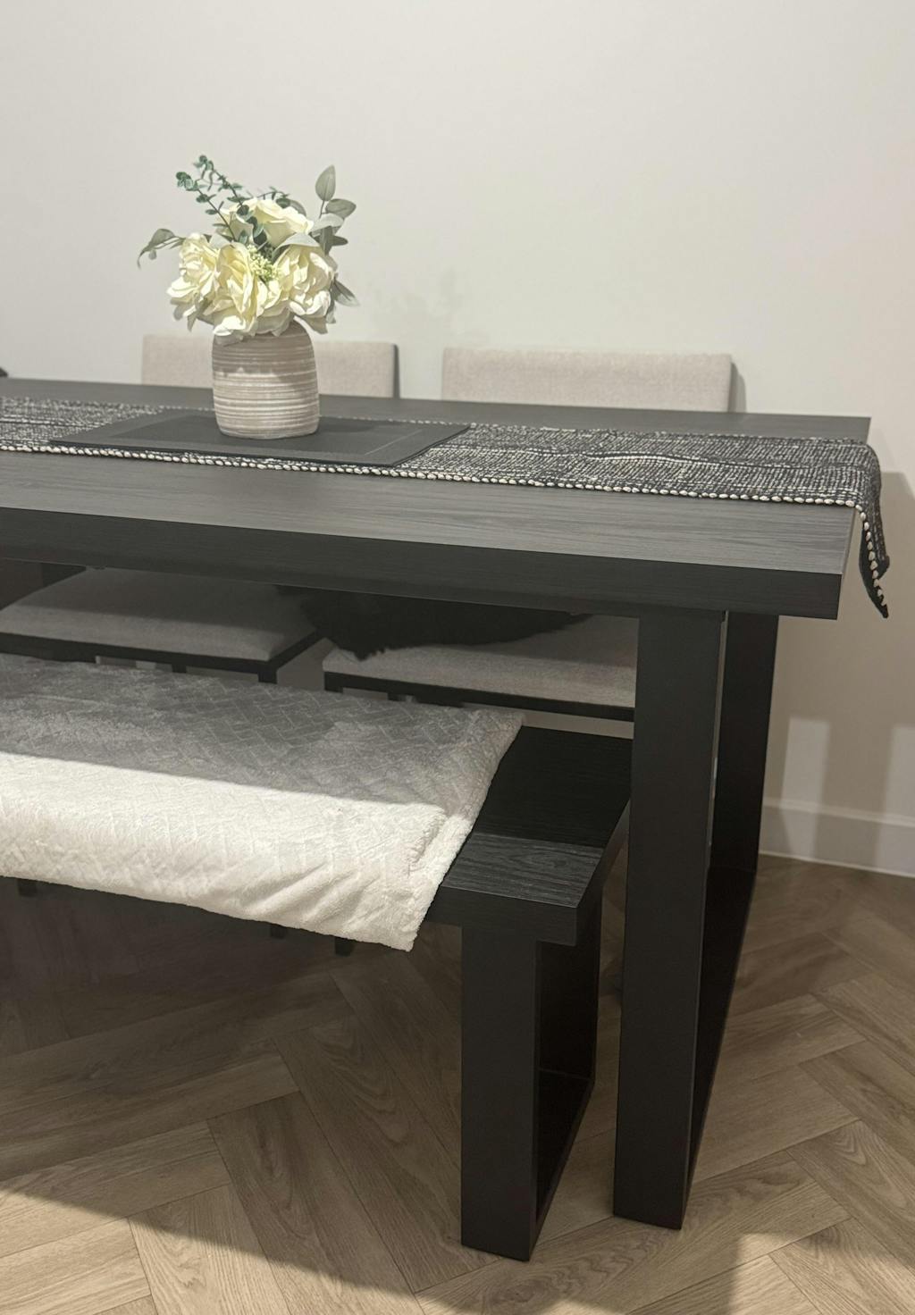 Harper 4-6 Seater Dining Table - Marble/Black – DUSK