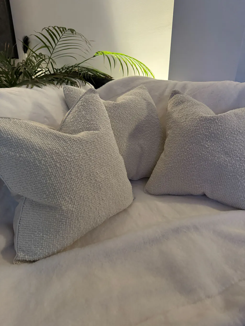 Boucle Throw 1.5 x 2m - Off White – DUSK