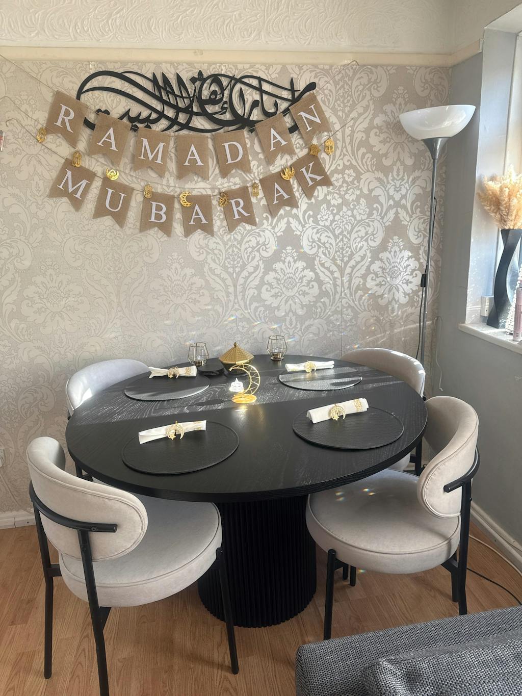 Hattie Panel Round 4-6 Seater Pedestal Dining Table - Natural – DUSK