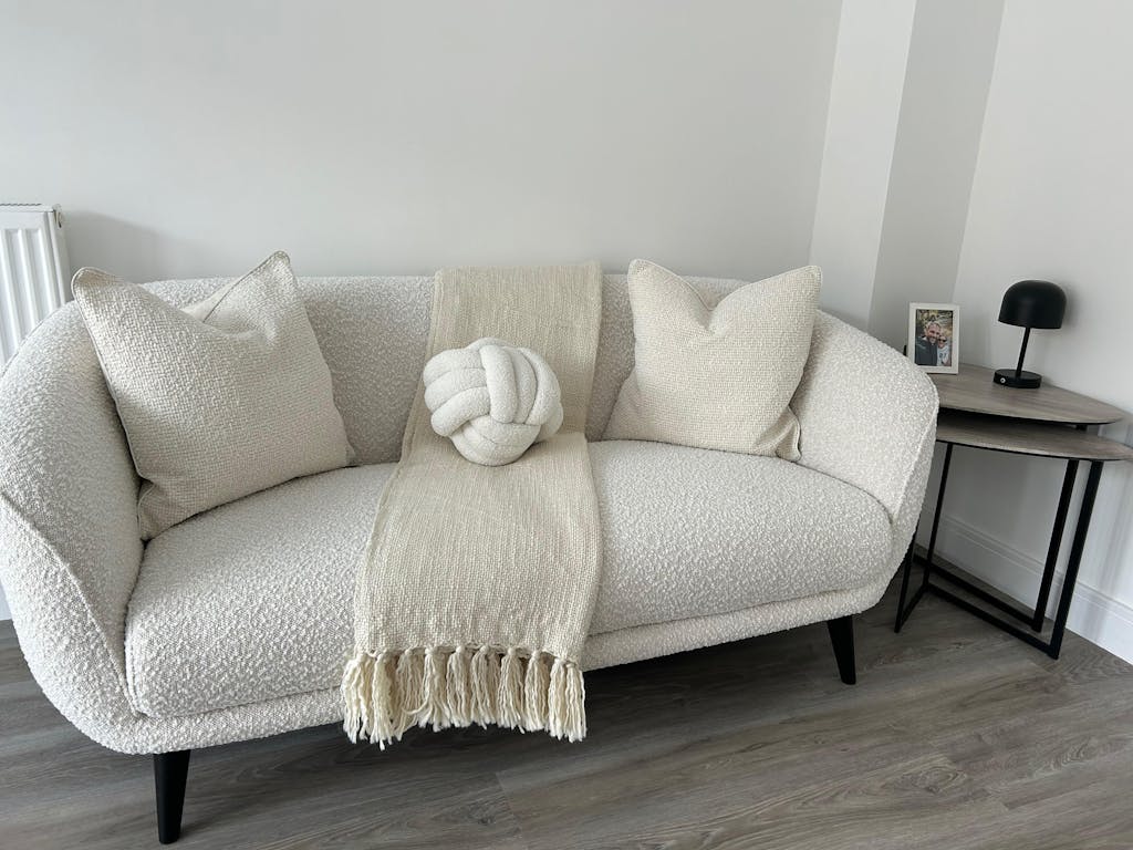 Knot Sofa Cushion - Off White – DUSK