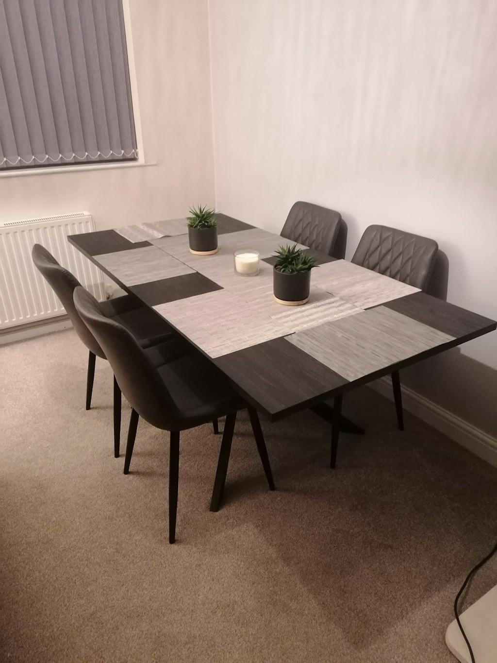 Brooke Rectangle Extendable 6-10 Seater Dining Table - Black/Wood – DUSK