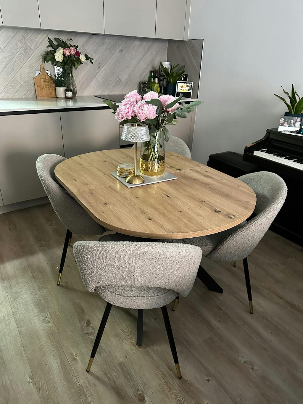 Brooke Square Extendable 4-8 Seater Dining Table - Black – DUSK