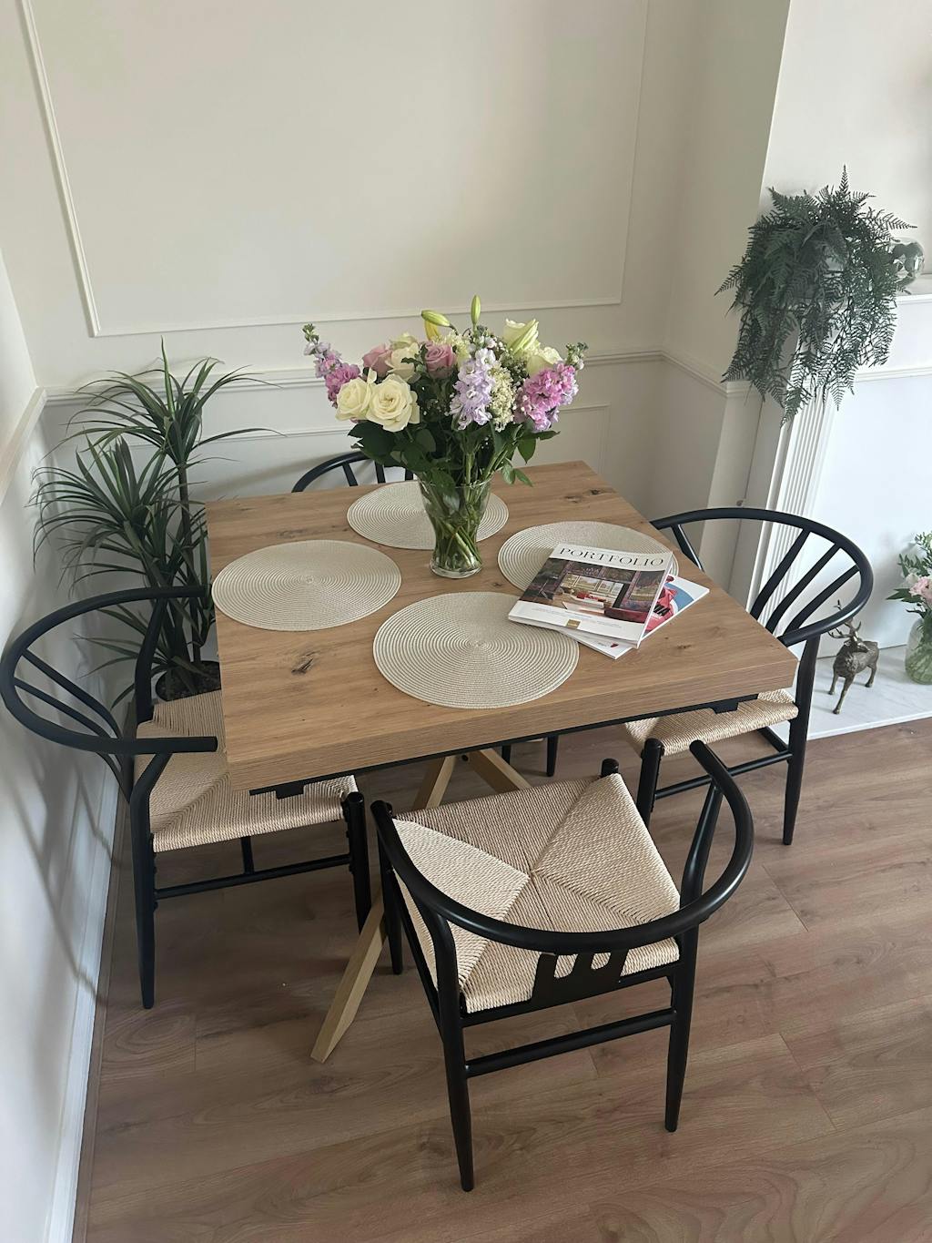 Brooke Square Extendable 4-8 Seater Dining Table - Black – DUSK