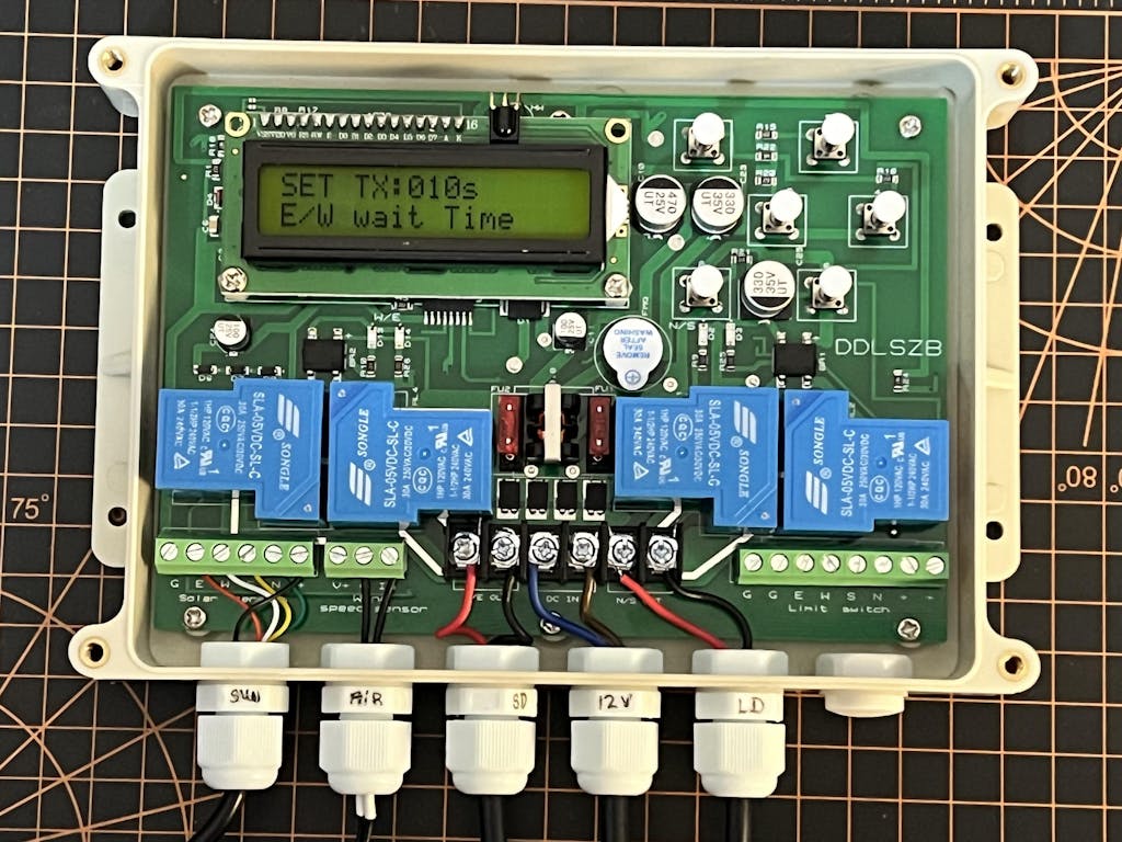 Dual Axis Solar Tracking System with Remote Controller | ECO-WORTHY