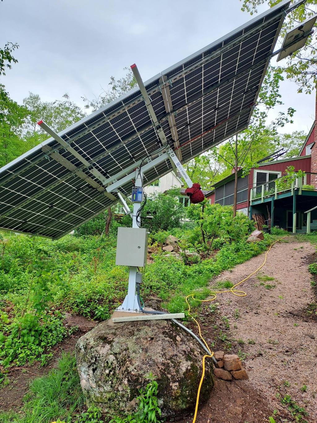 Dual Axis Solar Tracker System Help To Increase 40% Power | ECO-WORTHY