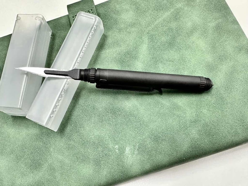 The Mantis Pen - Titanium 4-in-1 Multi-Tool – Edctitan