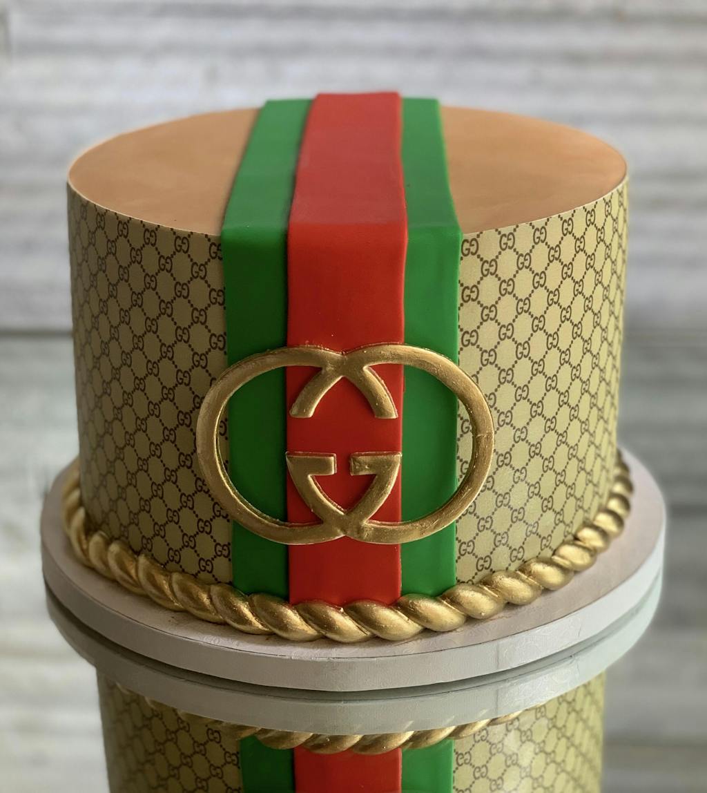 Gucci 2 Edible Cake Toppers – Ediblecaketopper