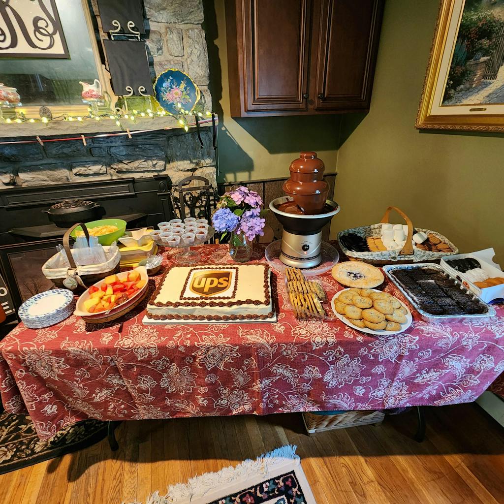 UPS Logo Decoration Edible Cake Toppers – Ediblecakeimage