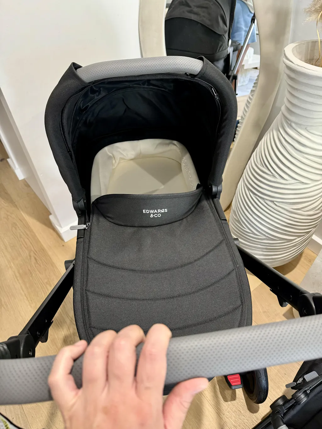 Add the Edwards and Co Stroller Board to your pram – Edwards & Co Australia
