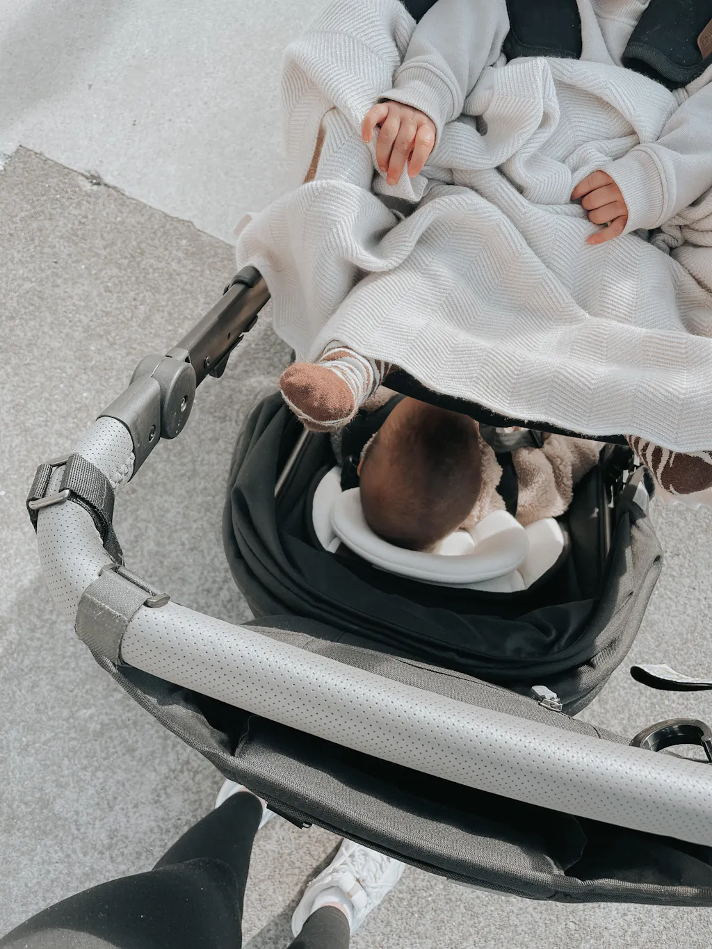 Olive Double Pram - Adaptable and Luxurious | Edwards & Co New Zealand