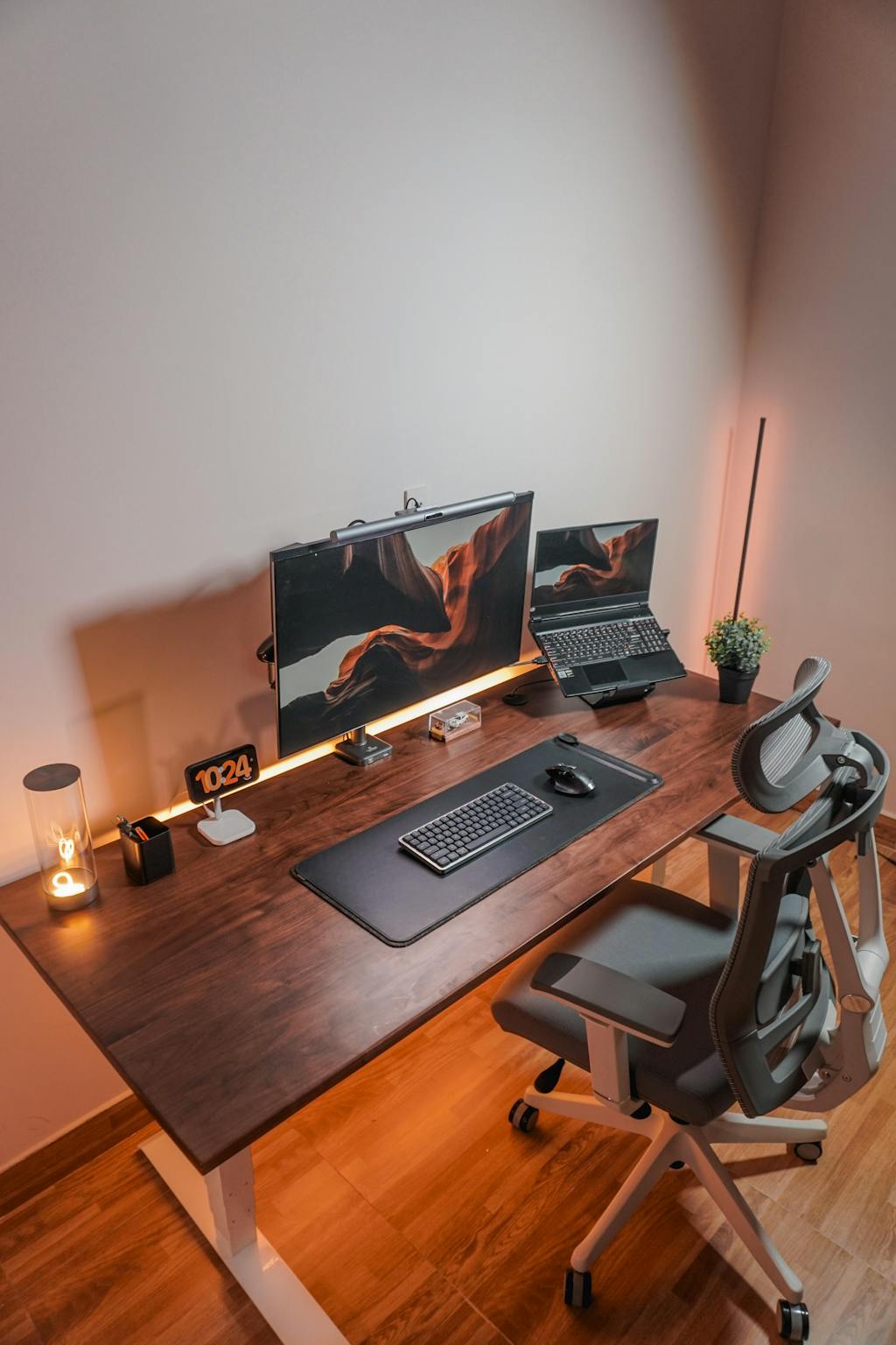 Wildwood Standing Desk | Solid Wood Standing Desk – EFFYDESK