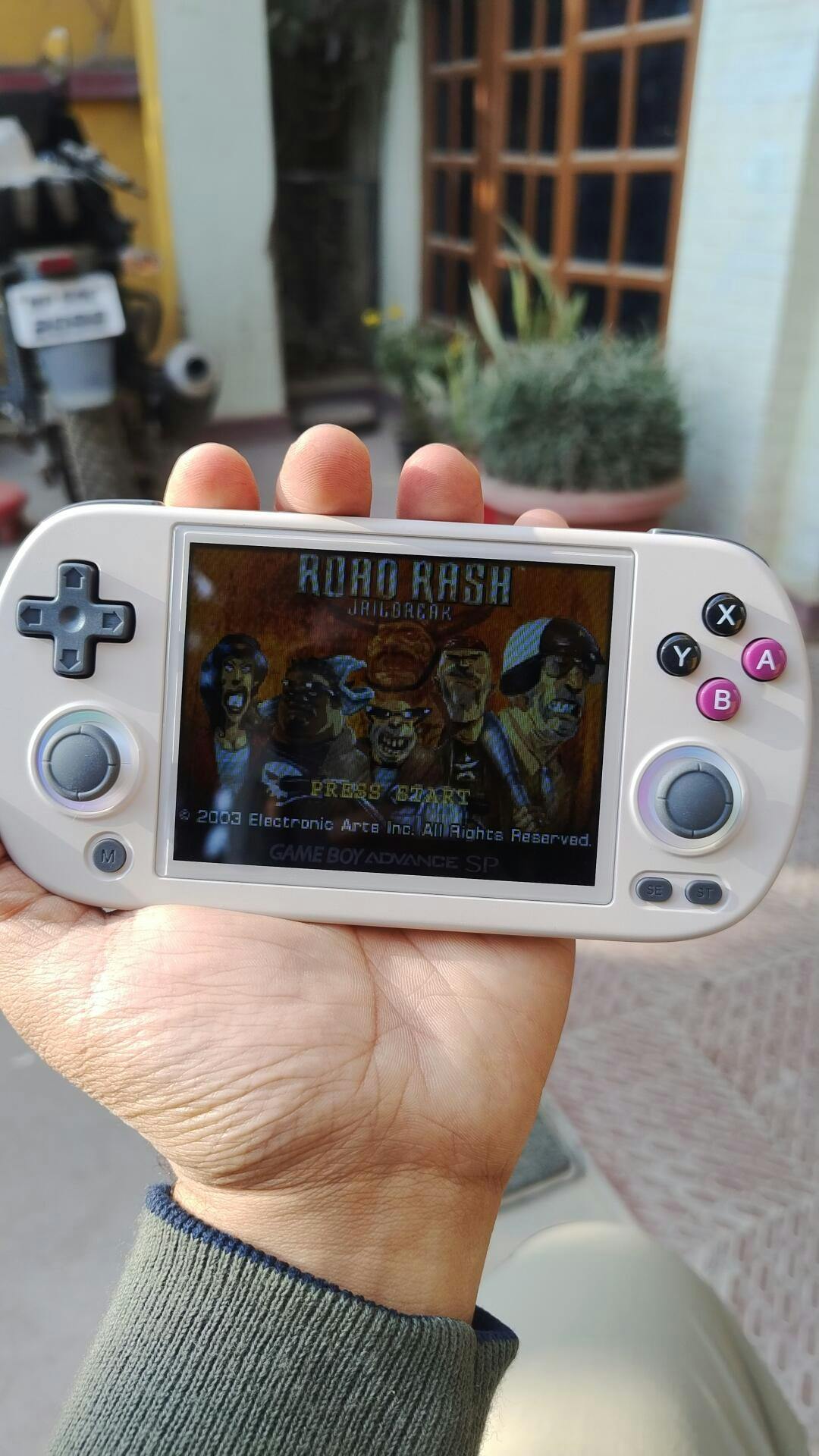 ANBERNIC RG40XX H 4-Inch 3200mAh 64GB Linux 64-bit RGB Retro Handheld ...