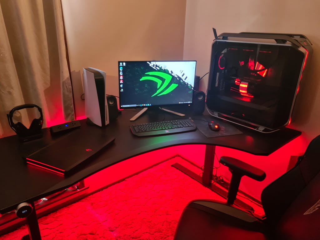 Battlestation Reaper Corner Gaming Desk - Elevate Ergonomics