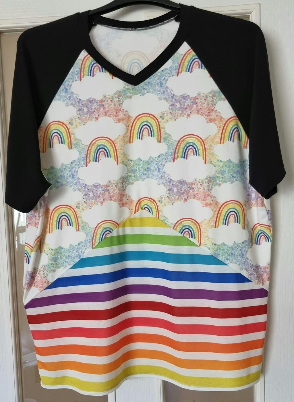 Geometric Color-Block Raglan Sewing Pattern (Straight Fit)