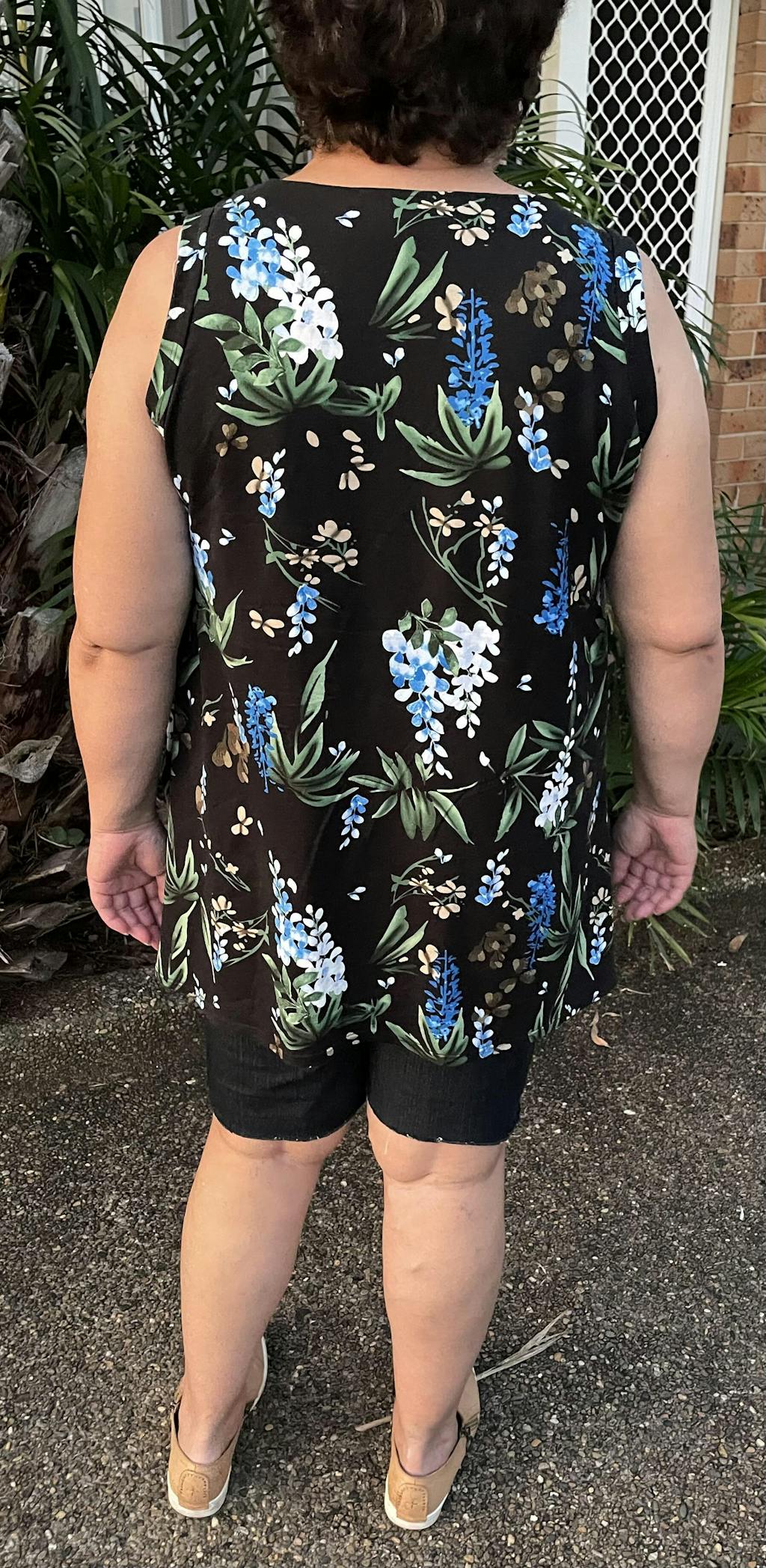 Curved Hem Pocket Tank Pattern