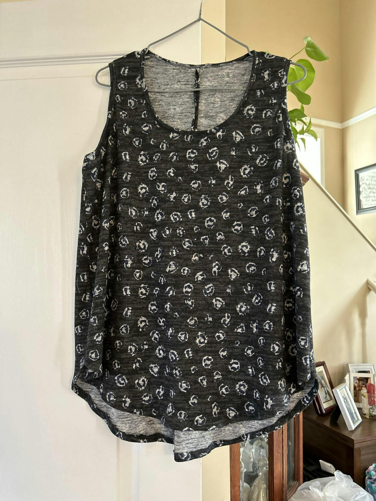 Curved Hem Pocket Tank Pattern