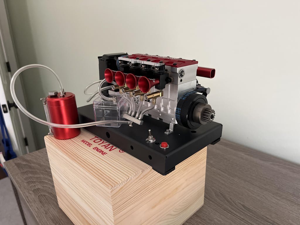 TOYAN FS-L400 Engine With Starter Kit Stand and Accessories | EngineDIY