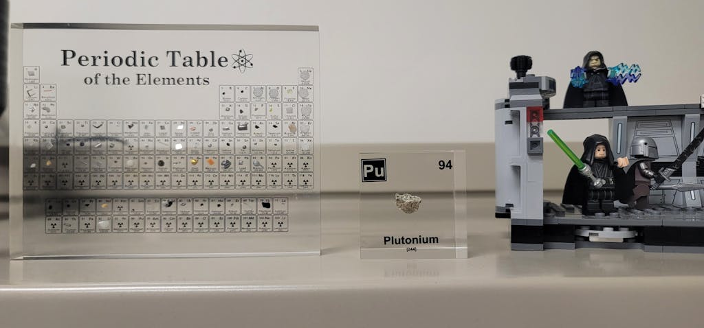 Plutonium Element Cube (Trinitite Sample) – Engineered Labs