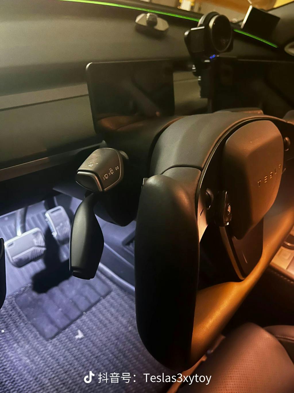 S3XY Stalks + Commander