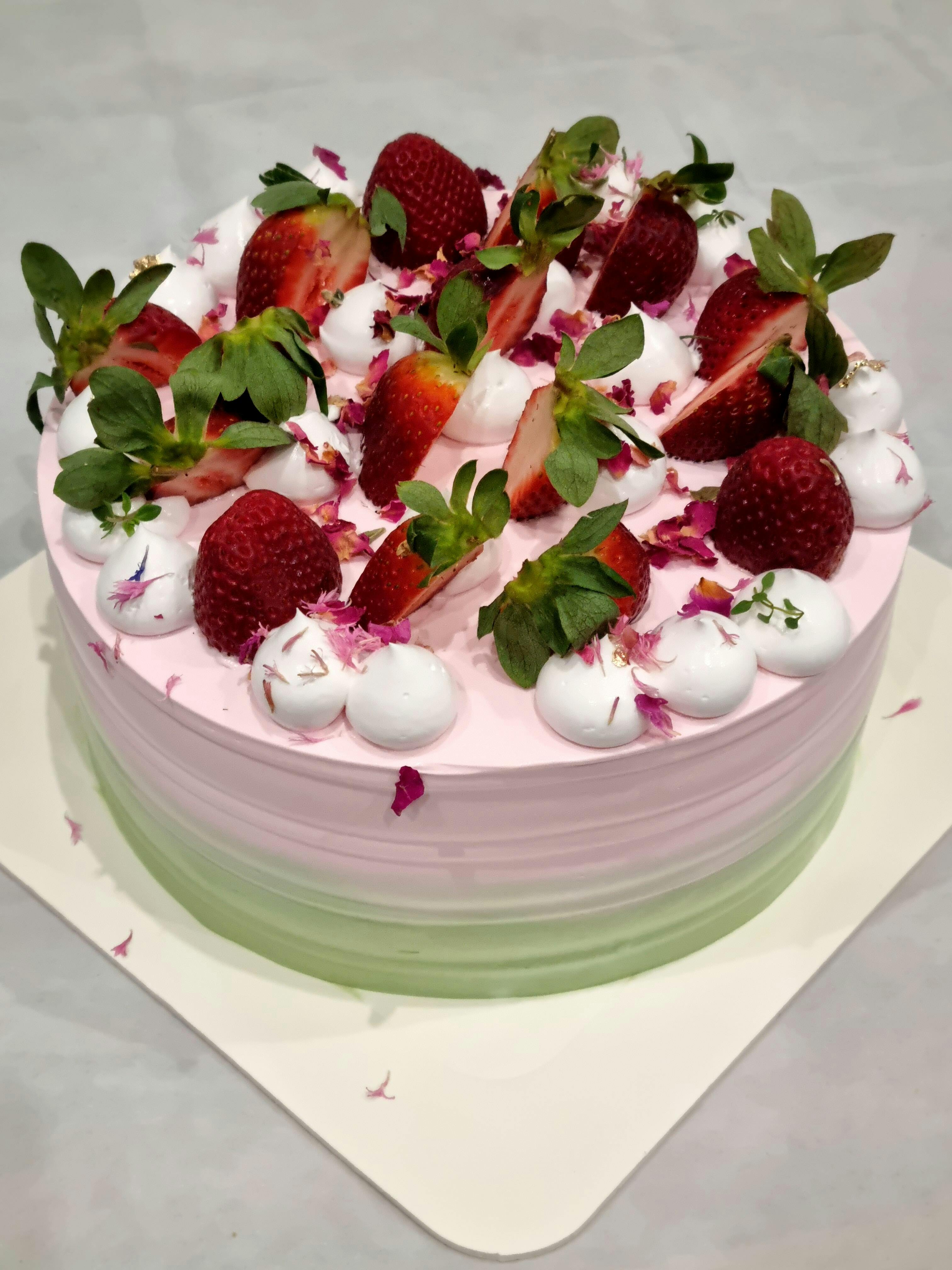 Strawberry Matcha Cream Cake | ENZE