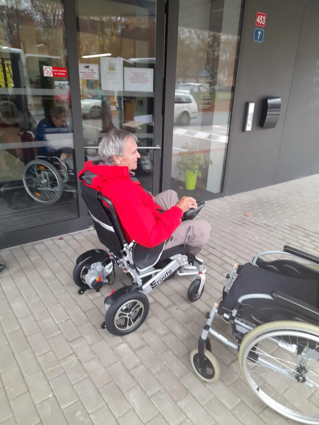 Eroute 8000S Electric Wheelchair 18" - Eroutemobility.com