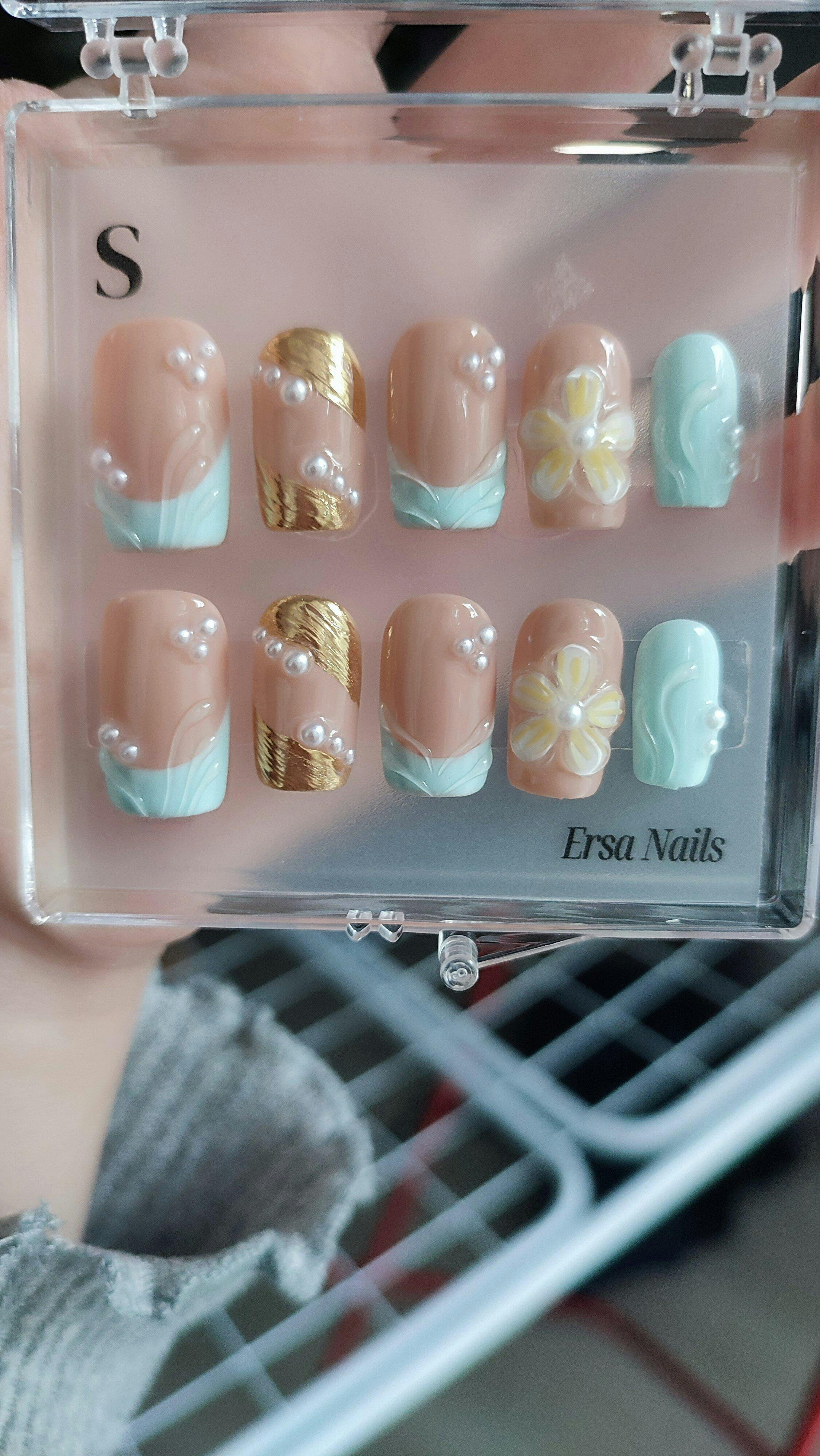 How to Apply Press-On Nails with Sticky Tabs: A Step-by-Step Guide ...