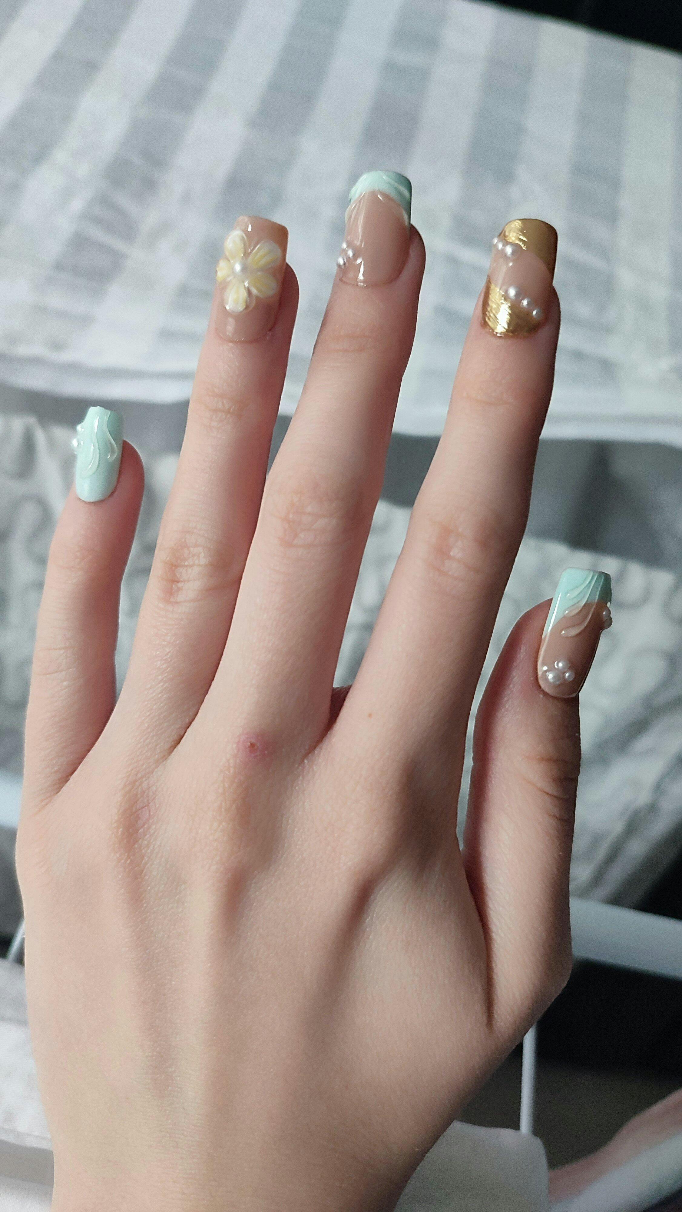 How to Apply Press-On Nails with Sticky Tabs: A Step-by-Step Guide ...