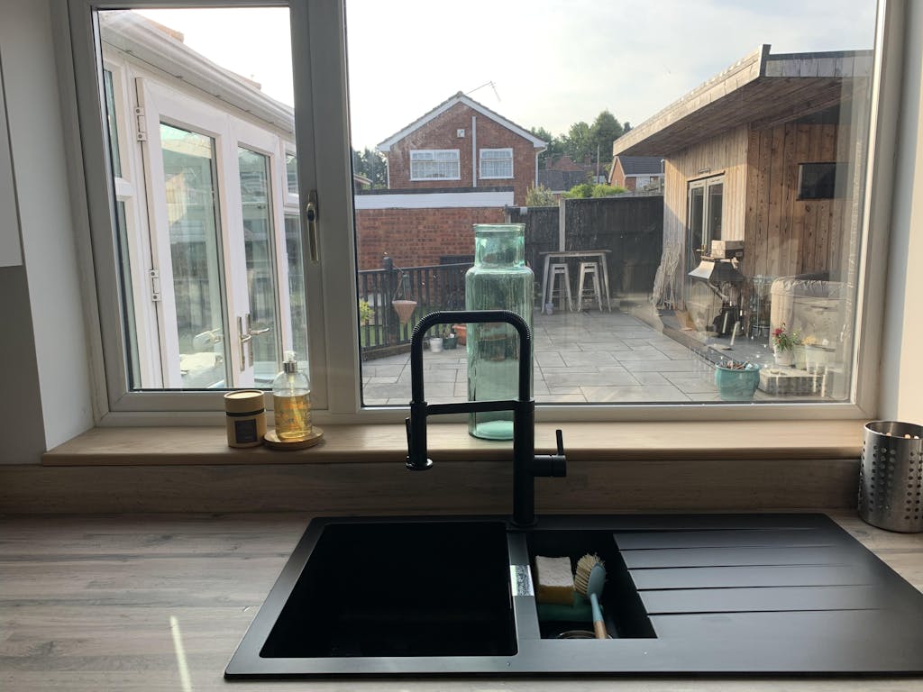 25mm Bullnose Window Sill - Full Round Edged Oak Sills