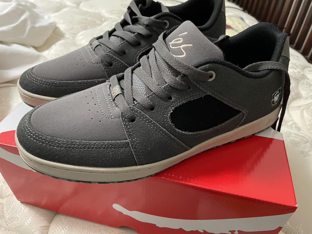 Accel Slim red/white/navy - skate shoes | éS skateboarding